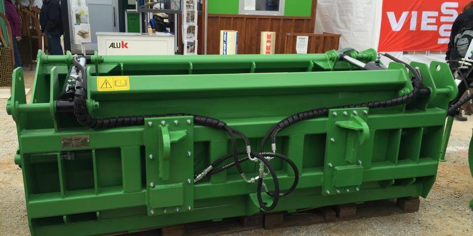 Slide spreader 9.0 received gold medal! - Landtech